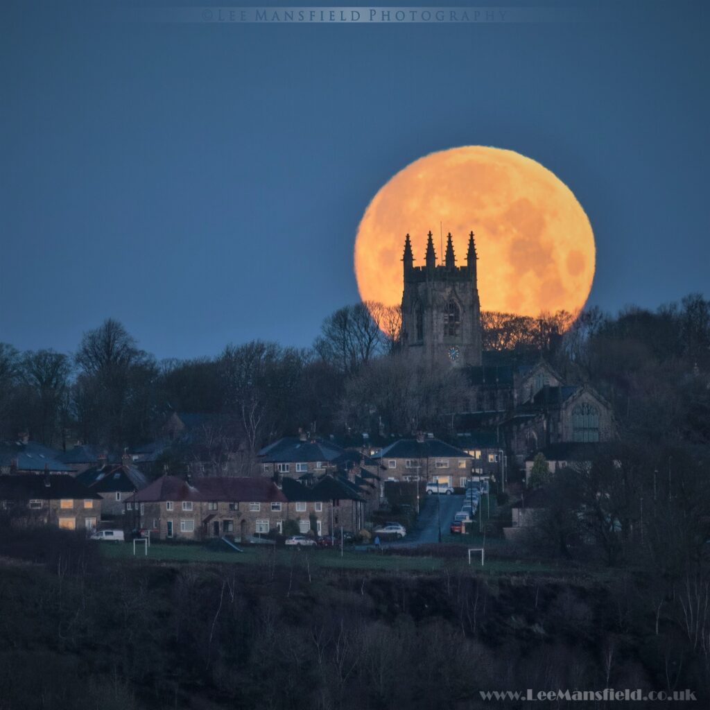 Moonset Taken 2.3 mile away with the Moon setting over St Thomas ...